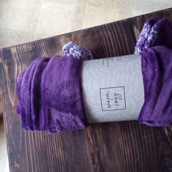 Warm and cozy | Bedding | Warm And Cozy Throw And Sock Set | Poshmark
